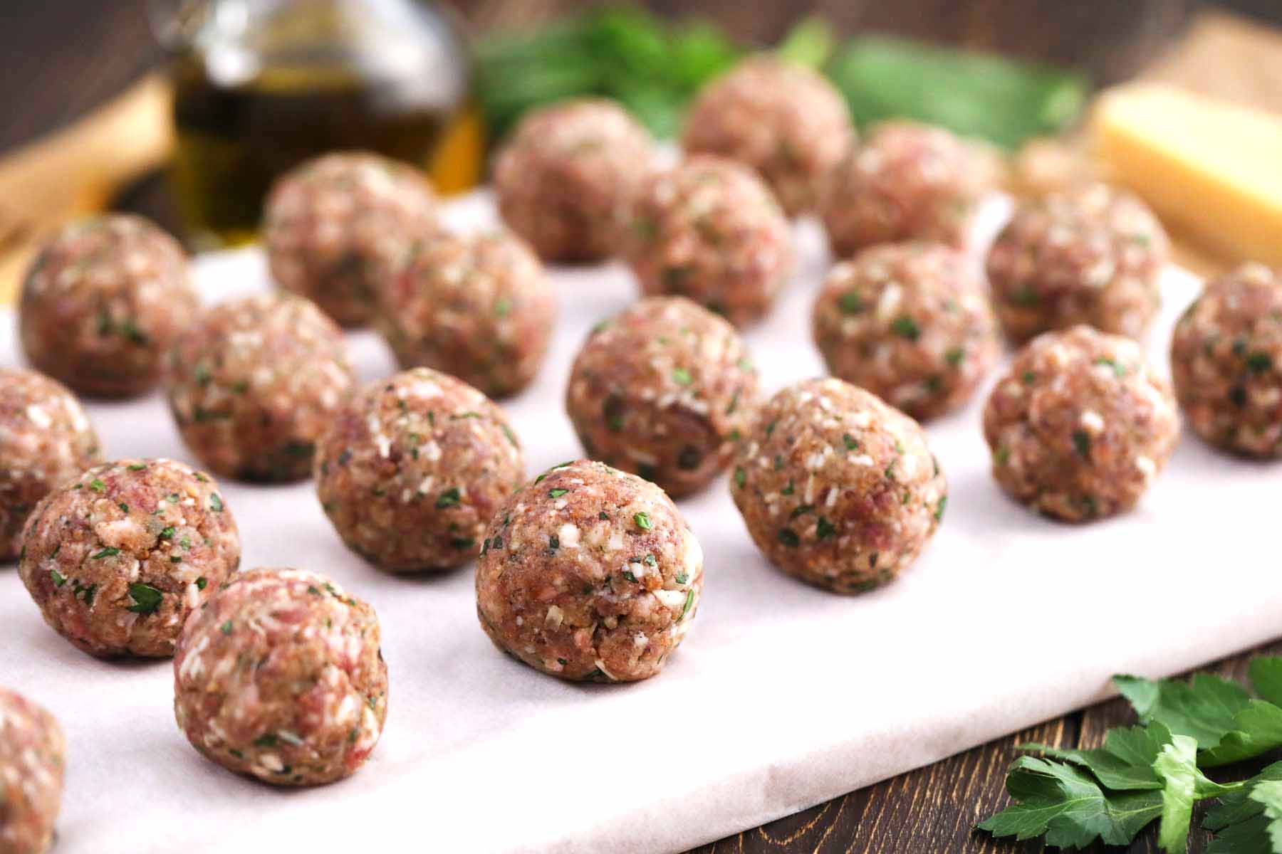 Maggiano's Meatballs Recipe - Copycat - Sweet and Savory Meals