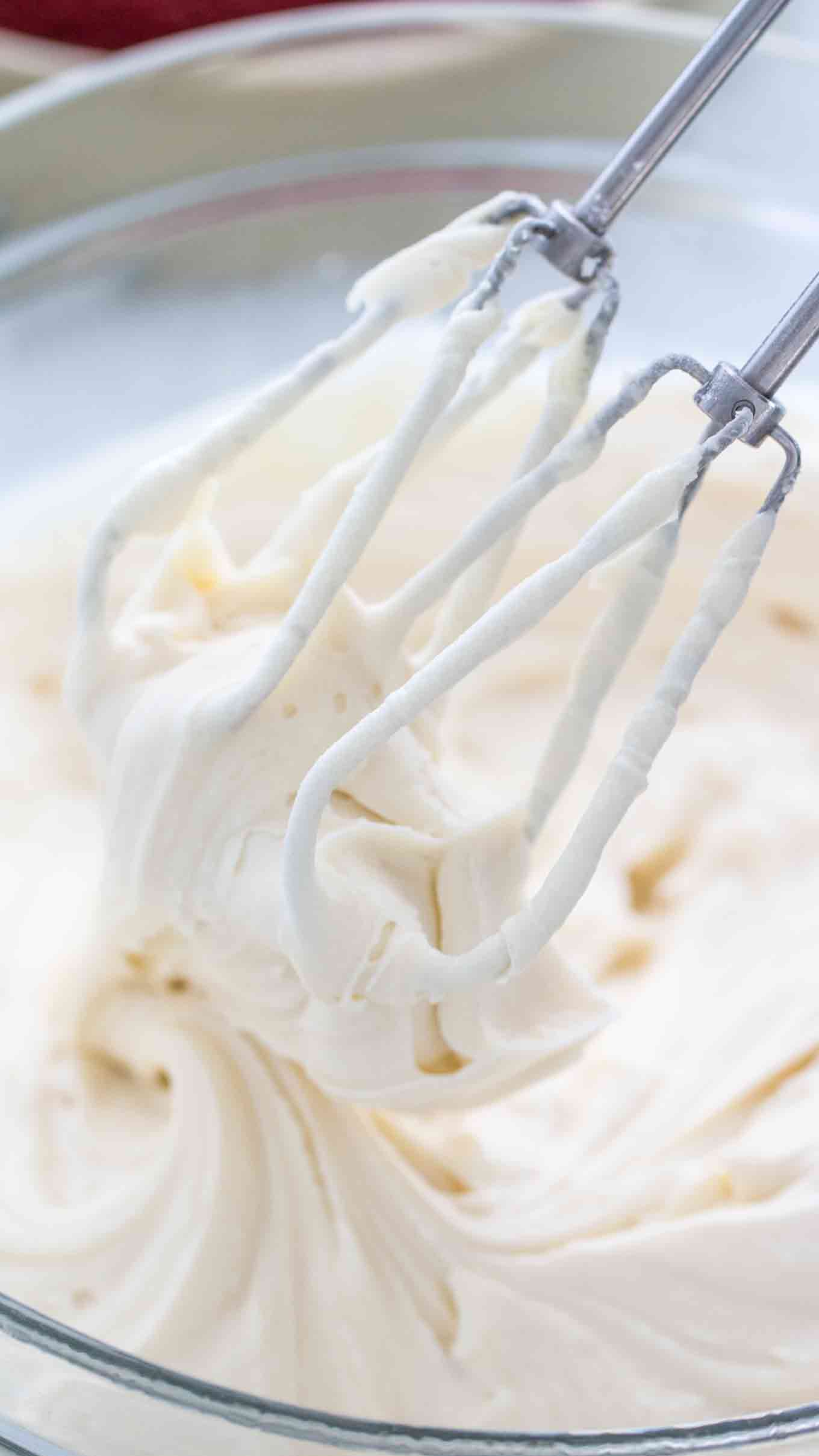 Cream Cheese Frosting (Easy Recipe) - Sweet and Savory Meals