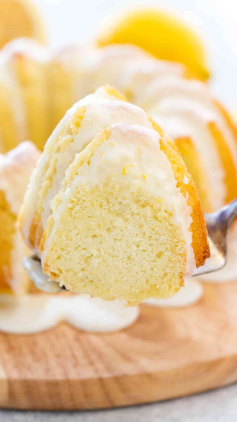 Lemon Bundt Cake [Video] - Sweet and Savory Meals