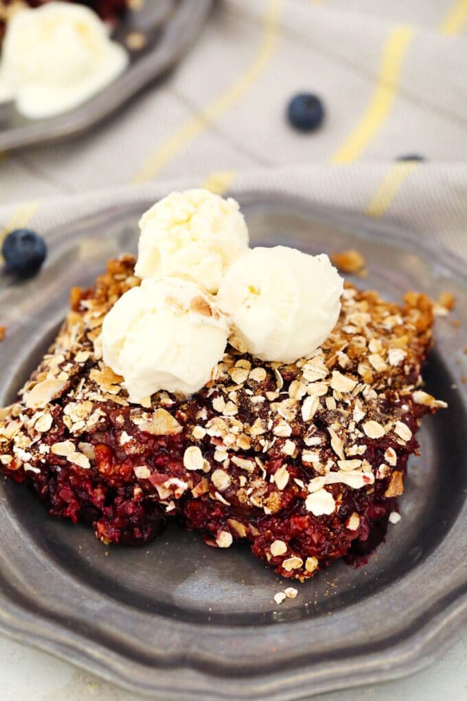 Blueberry Crisp Recipe - Sweet and Savory Meals