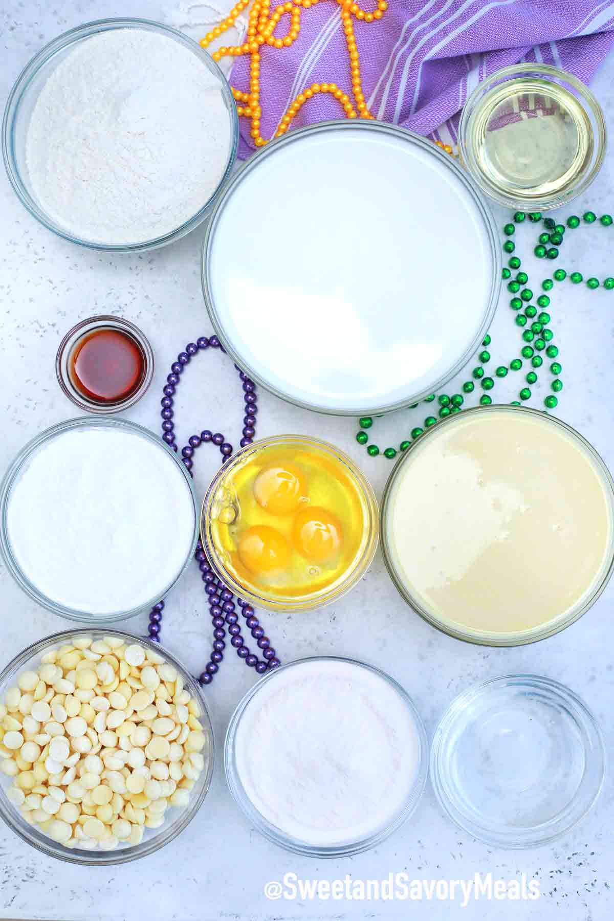 King Cake Poke Cake Recipe [Video] - Sweet and Savory Meals