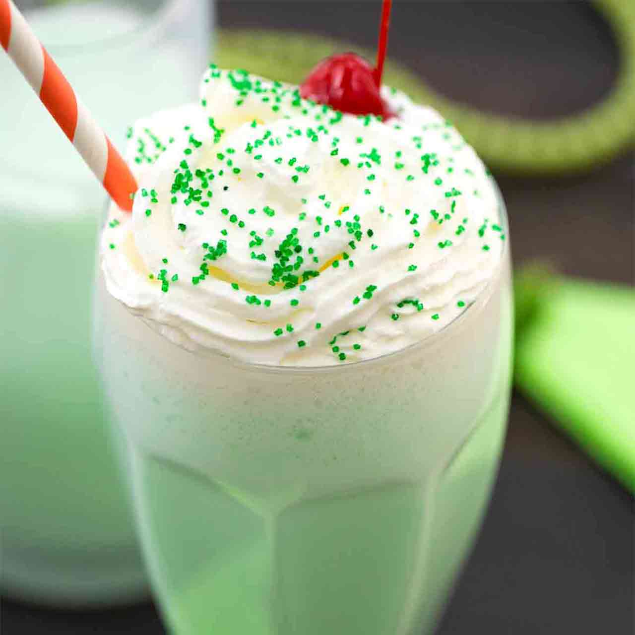 Shamrock Shake Recipe [Video] - Sweet and Savory Meals