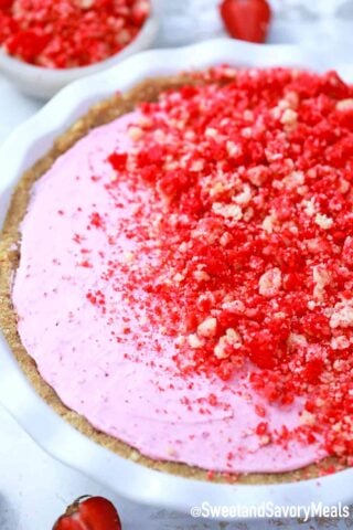 Strawberry Shortcake Pie [Video] - Sweet and Savory Meals