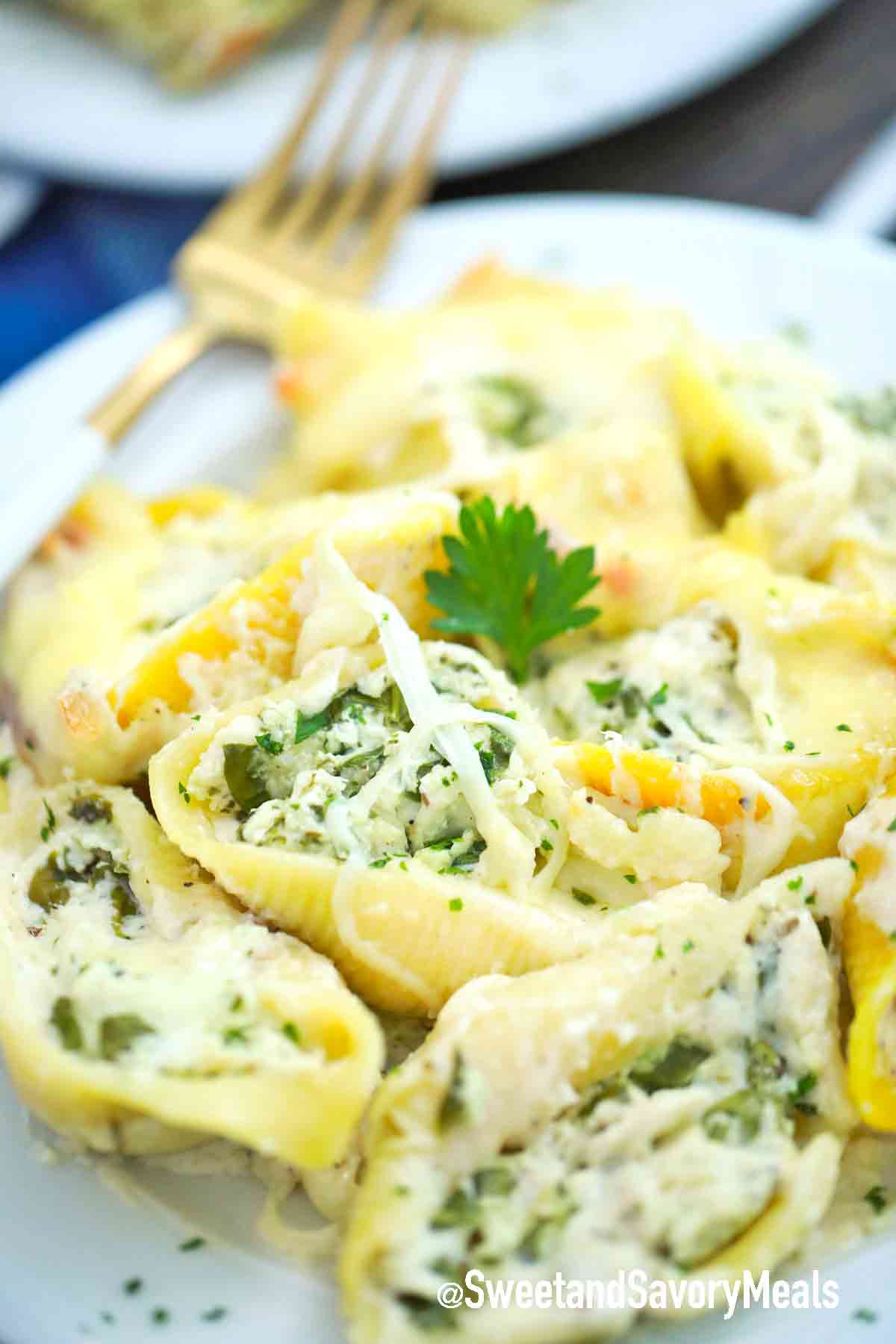 Chicken Alfredo Stuffed Shells [Video] - Sweet and Savory Meals