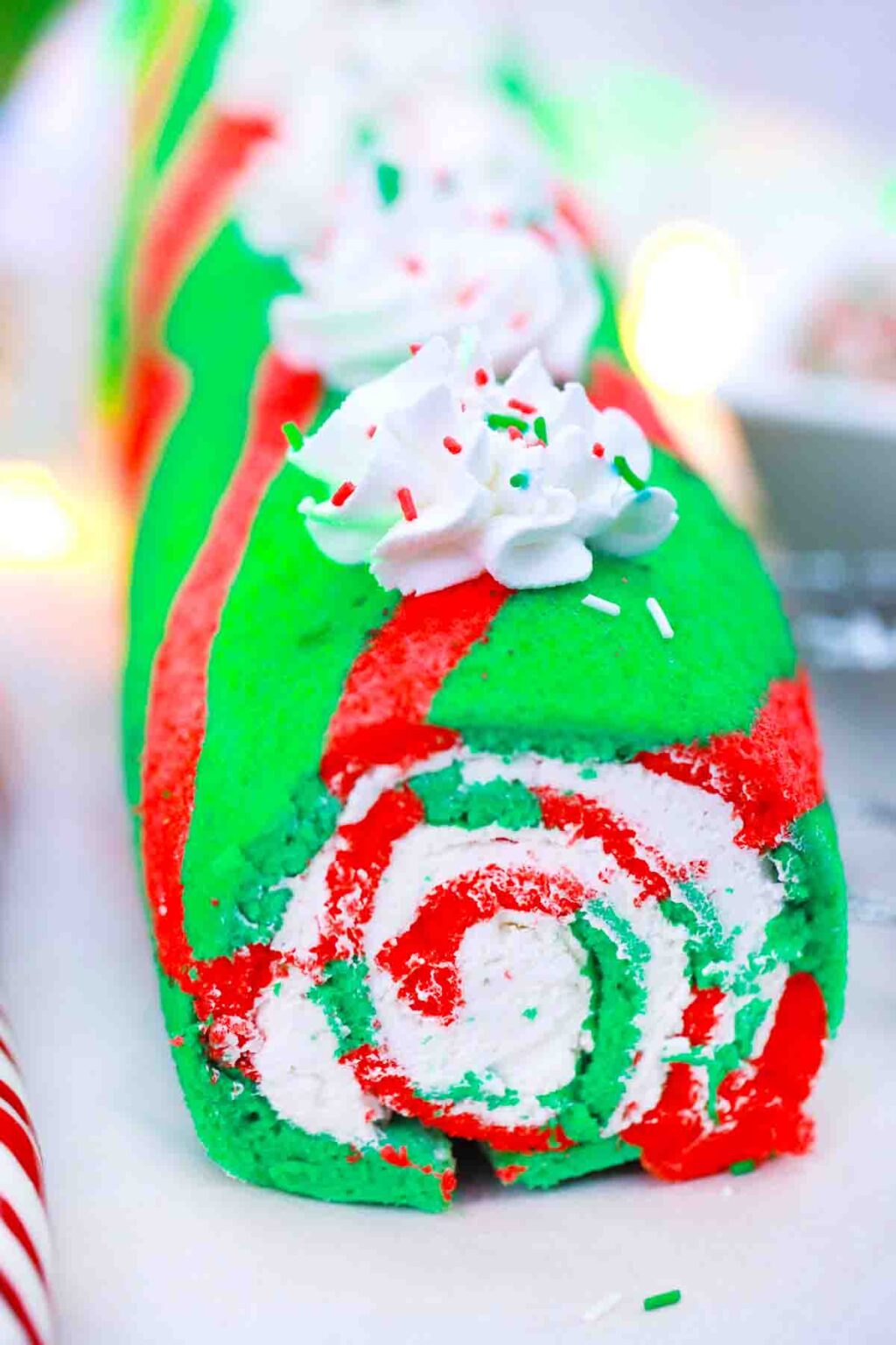 Christmas Cake Roll Recipe [Video] - Sweet and Savory Meals
