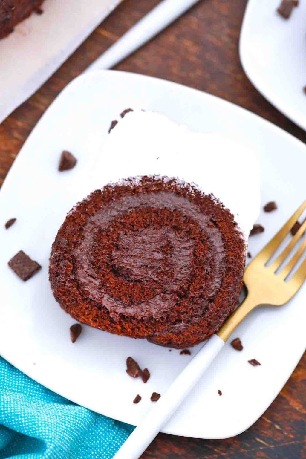 French Silk Cake Roll Recipe [Video] - Sweet and Savory Meals