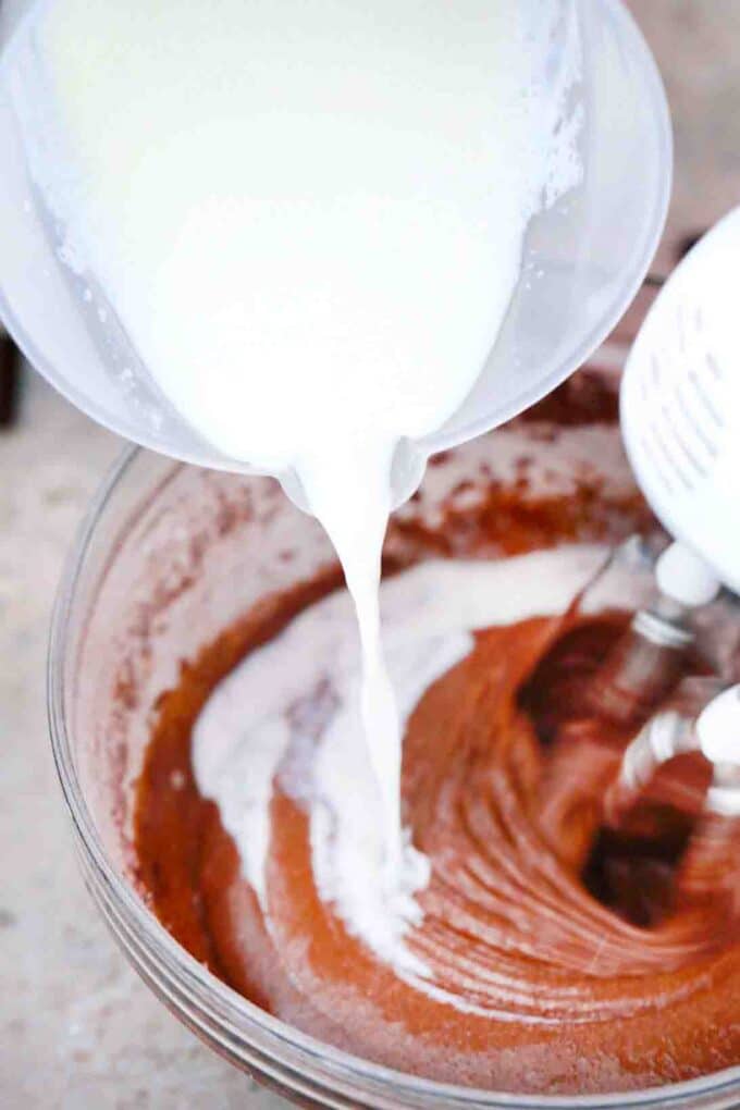 Chocolate Custard Filled Donuts [Video] - Sweet and Savory Meals