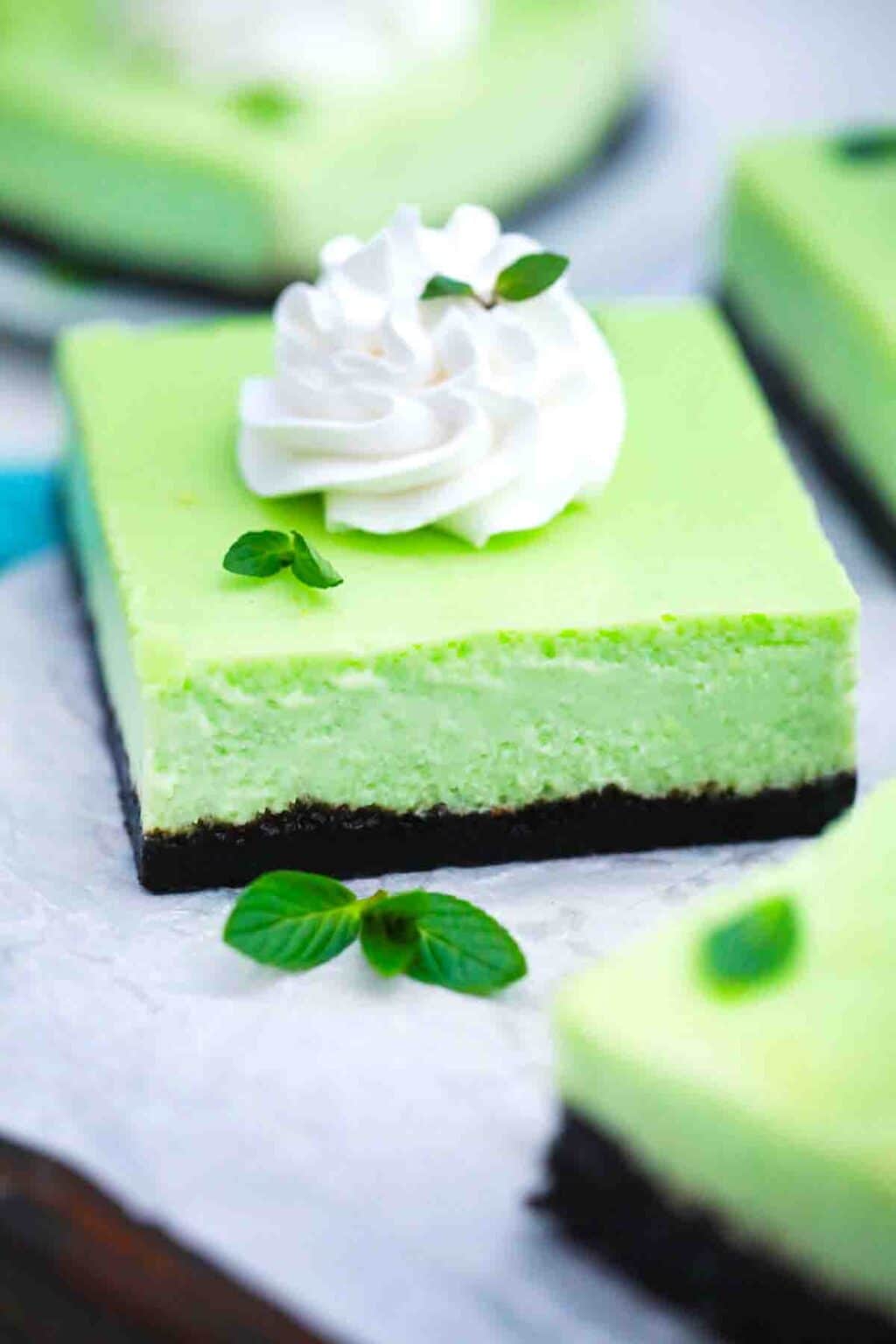 Foolproof Oreo Mint Cheesecake Bars Recipe [Video] - Sweet and Savory Meals