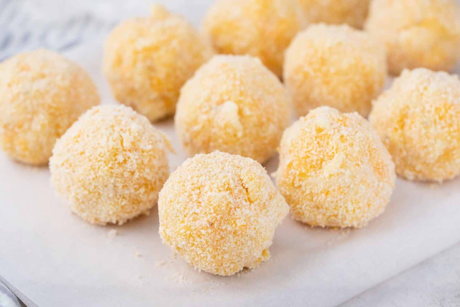 Crispy Mac and Cheese Balls - S&SM
