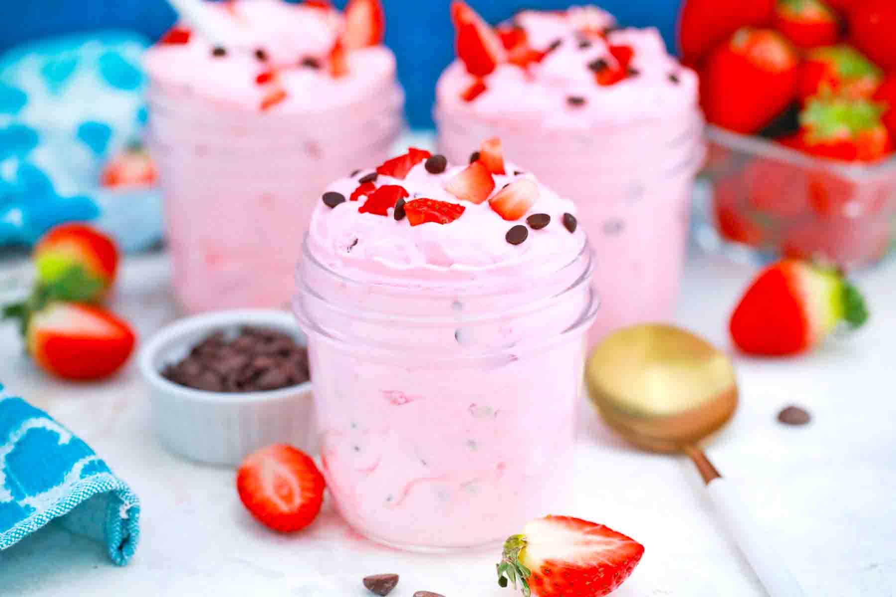 Strawberry Delight Recipe (5-Minute Dessert!) - Sweet and Savory Meals