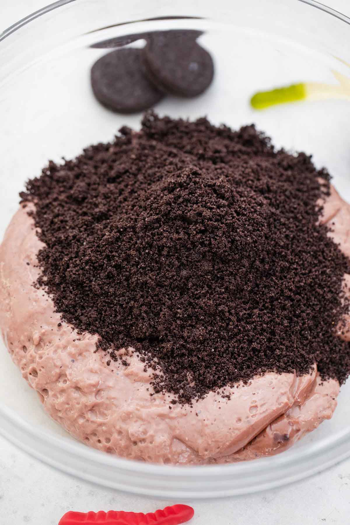 Oreo Dirt Pie Recipe (No-Bake Dessert!) - Sweet and Savory Meals
