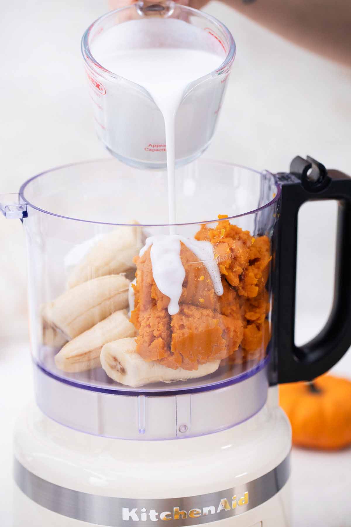 Creamiest Pumpkin Pie Smoothie Recipe - Sweet and Savory Meals