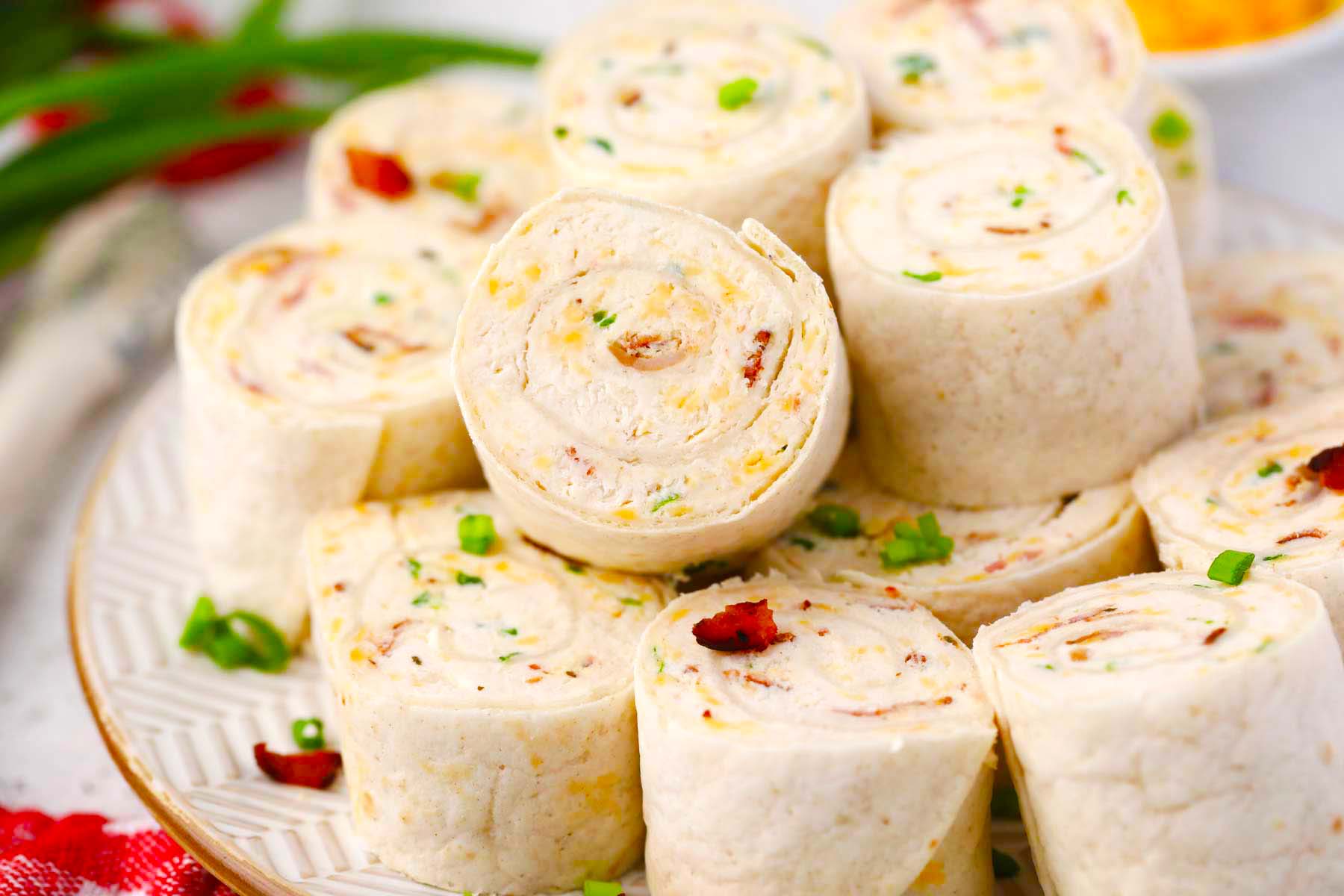 Bacon Cheddar Ranch Pinwheels [VIDEO] - S&SM